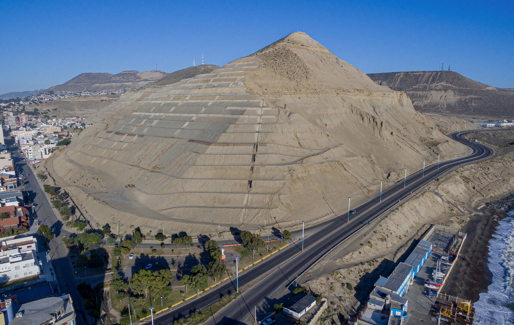 Estabilización y Aterrazamiento Cerro Chenque – Chubut – Rigel SRL